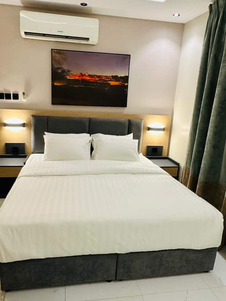 شقه حديثه النرجس 3 - Riyadh King Khalid Airport (RUH)