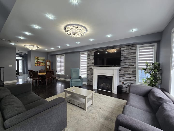 4br | Spacious & Family-friendly - Bradford, ON, Canada