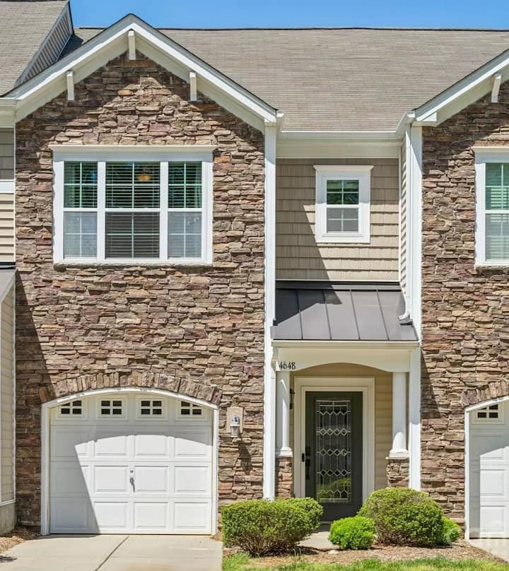 Beyond The Buzz - Lake Wylie, SC