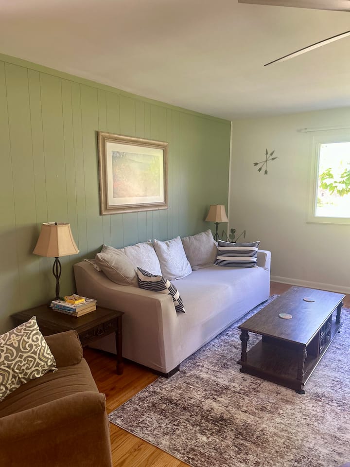 Spacious & Central Columbus Home - Columbus, OH