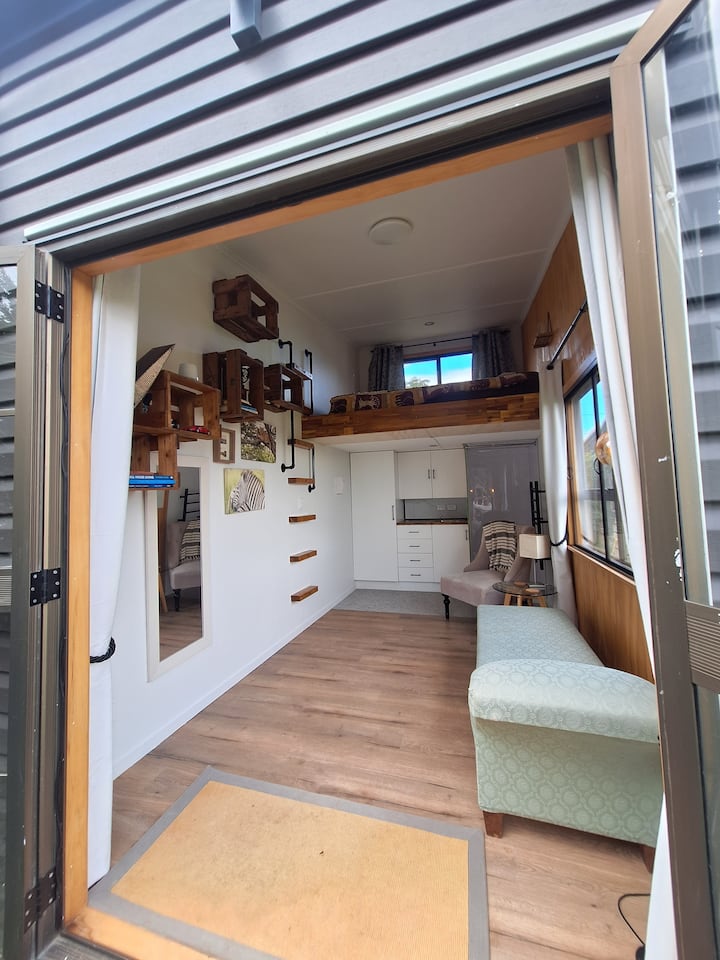 Cabin Near The Beach - Waiwera