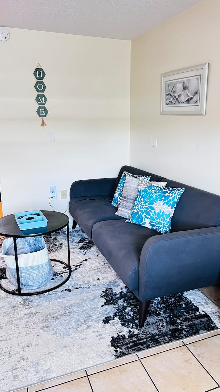 Blue Oasis By The Lake - Leesburg, FL