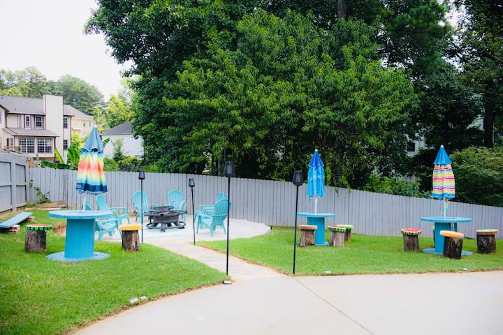 Rear Entry/camp-in /Firepit Basement Family Escape - Suwanee, GA