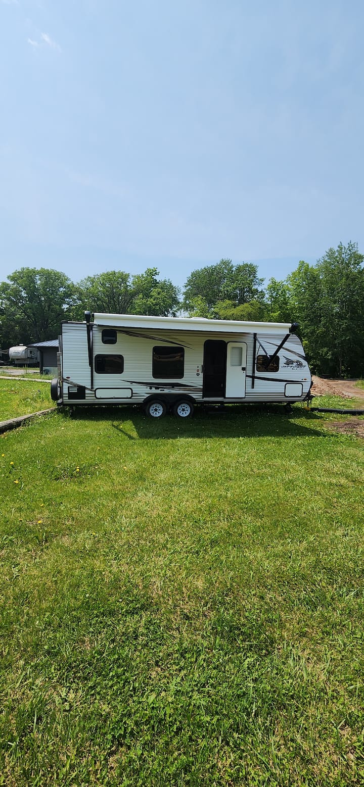 Beach Front Camper - Oshkosh, WI