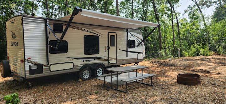 Private Paradise Camper - Oshkosh, WI