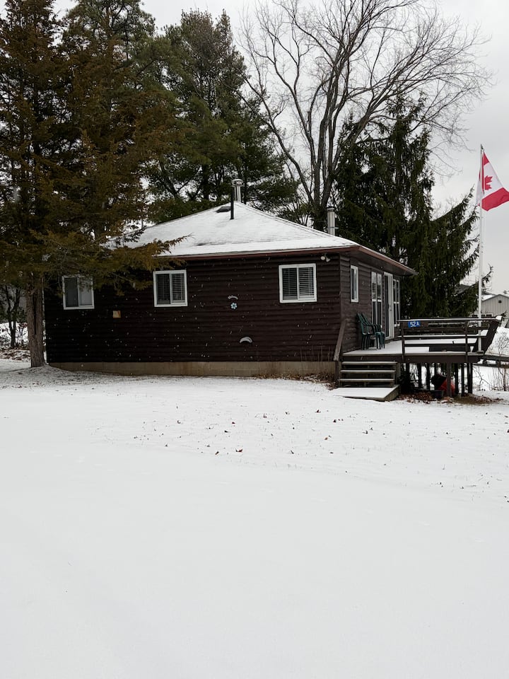 Cozy Winter Getaway, Riverfront Property - Alexandria Bay, NY
