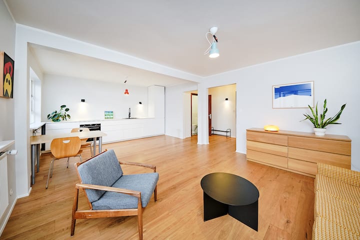Modern And Spacious Apartment In A Quiet Neighbhd - Islande