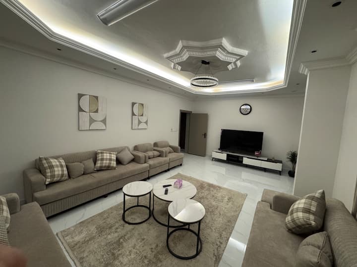 شقه بغرفتين نوم وصاله جلوس وصالة طعام دخول ذاتي - Jeddah