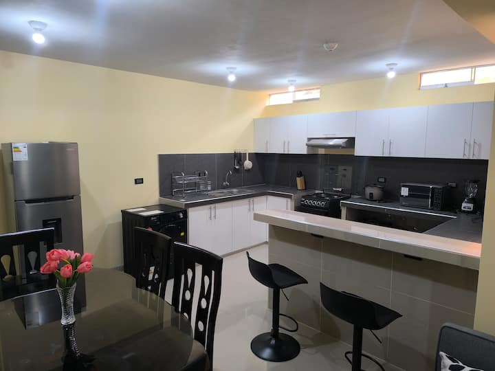 Departamento De Estreno A 2 Min D Hospital Lazarte - Laredo