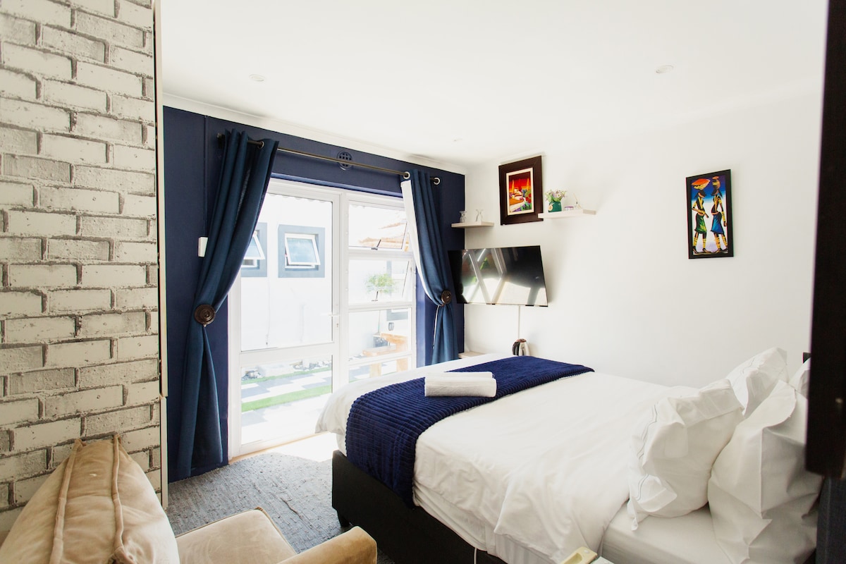 Chambre Bleu au Caline VIP Mews - Maisons à louer à Le Cap, Cap ...