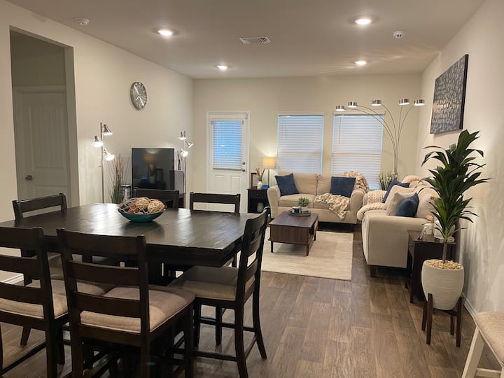 Cozy Home In Elgin, Tx - Elgin, TX