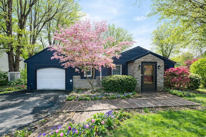 Spacious Ranch - Game Room, Backyard, Near Rit - Rochester, NY