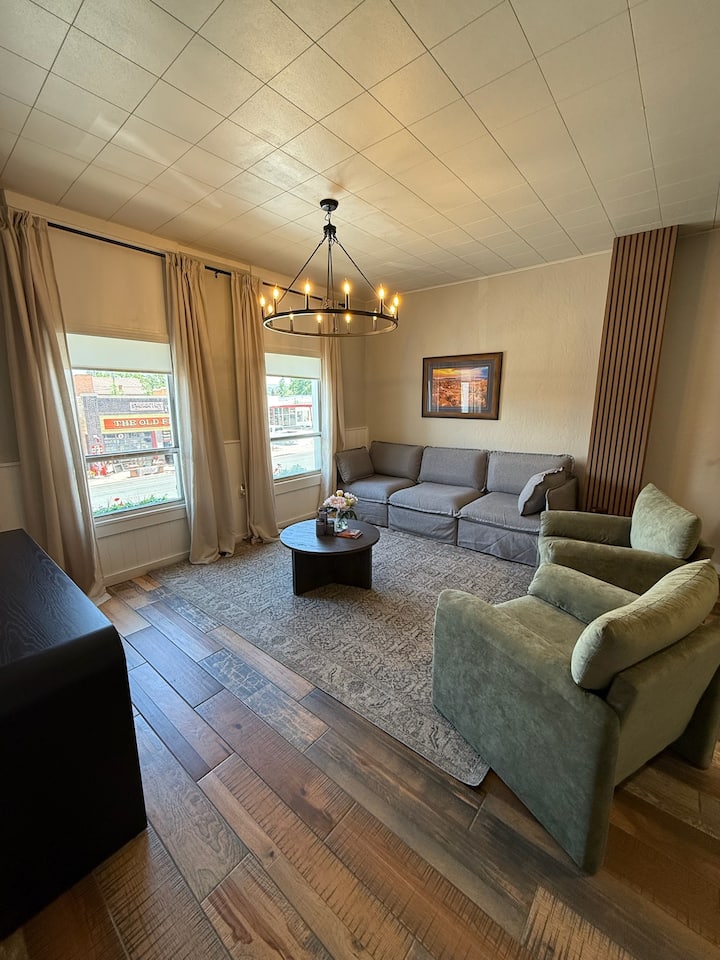 Historic Main Street Apartment A - Panguitch, UT