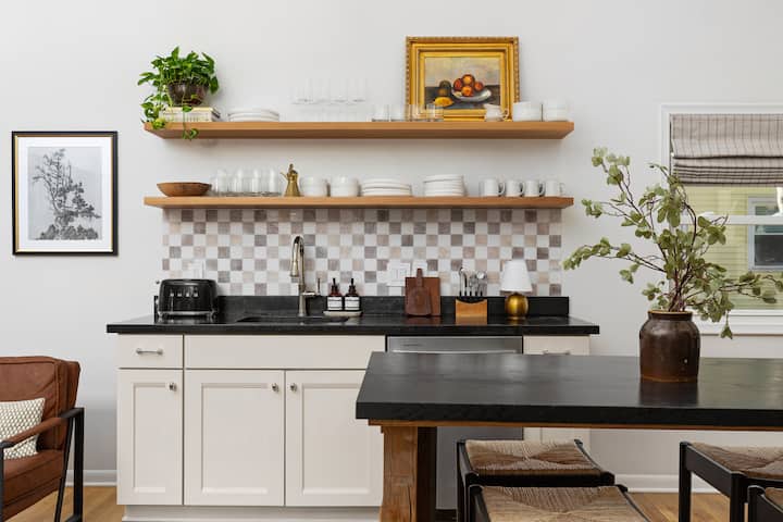 The Linden House-near Msu - East Lansing