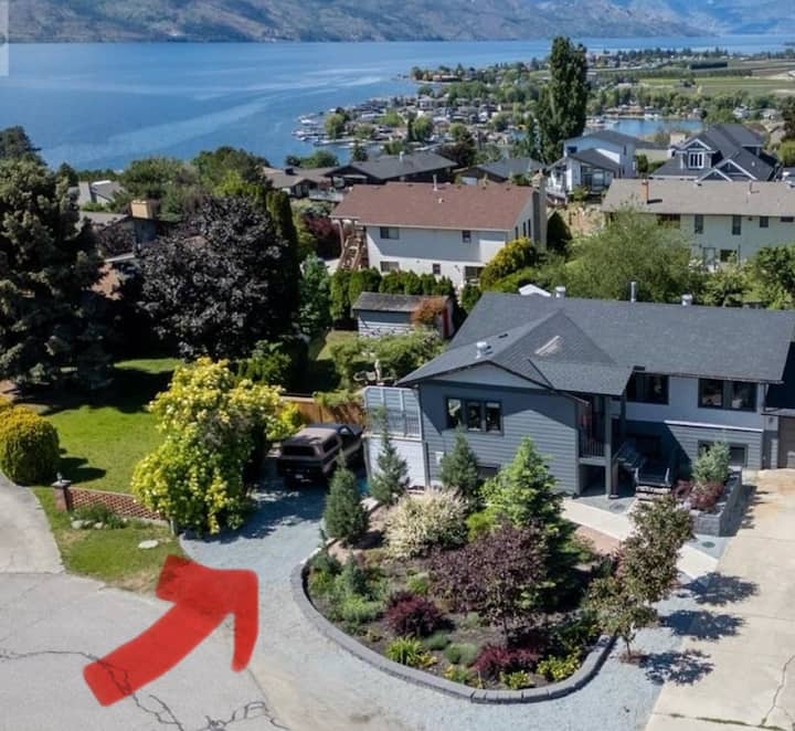 Deluxe King Suite - Kelowna