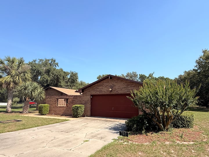 Relaxing Hilltop Hideaway - Leesburg, FL