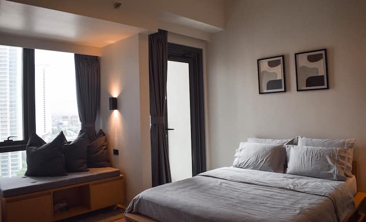 Muji-modern Hideaway Near Greenbelt - Makati