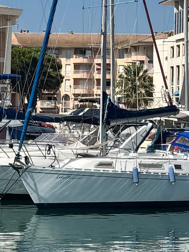 Port-fréjus 2 Pièces Clim  Plage à 4 Min Parking - Fréjus