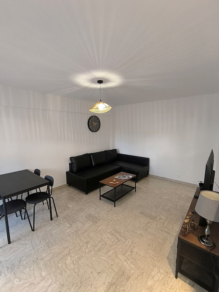 Charmant T2 Climatisé Avec Parking - Toulon Ouest - Toulon