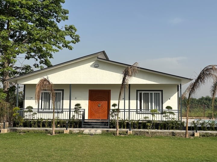 Silver Oak Estate | 3br Event Farmhouse Near Delhi - Faridabad