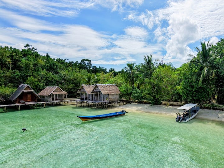 Local Dive Homestay In Tropical Island Raja Ampat - West Papua