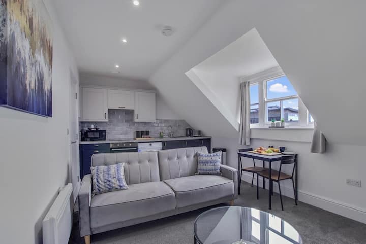 The Nook | The Quayside Serviced Apartments - Gloucester