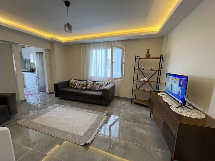 ŞEhrin Merkezinde Kiralık Daire|kolay Ulaşım|park - Izmir