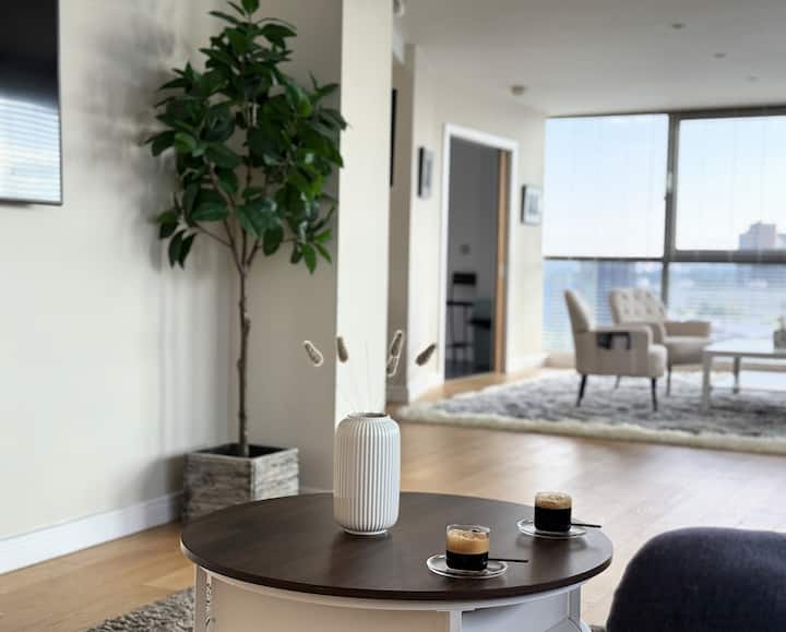 Luxury City Penthouse | Mailbox | 2br Free Parking - Birmingham