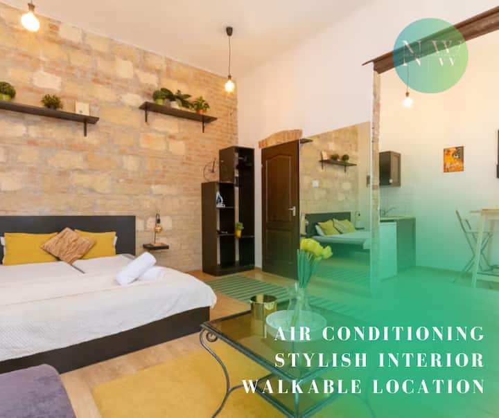 Bright Side Stay/ W Ac By Nw - Budapest