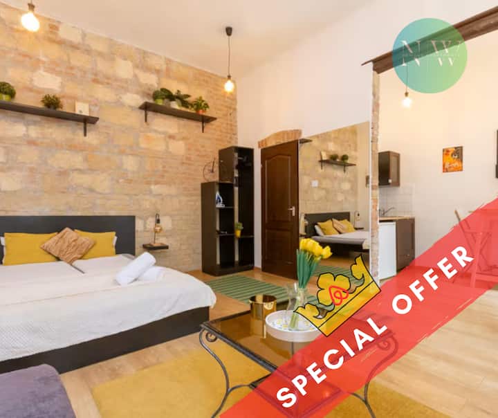 Bright Side Stay/ W Ac By Nw - Budapeszt