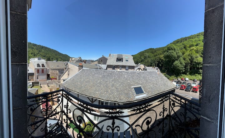 Centre-ville Et Balcon 1-2 Pers - Lac Chambon