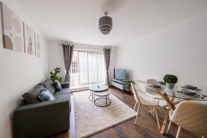 City Apartment-10min To Train St - Solihull