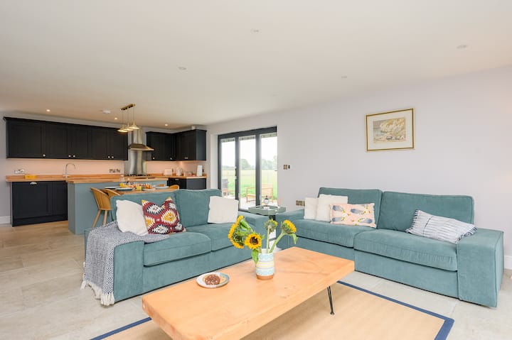 Secluded Paradise Retreat- Near York And Whitby - 몰턴