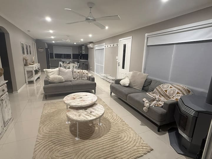 Costal Cowboy Cove - Loch Sport