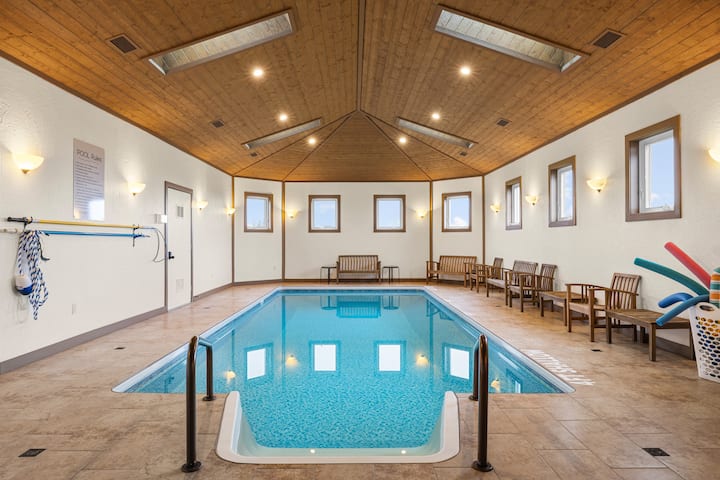 New Glasgow Pool House - Prince Edward Island