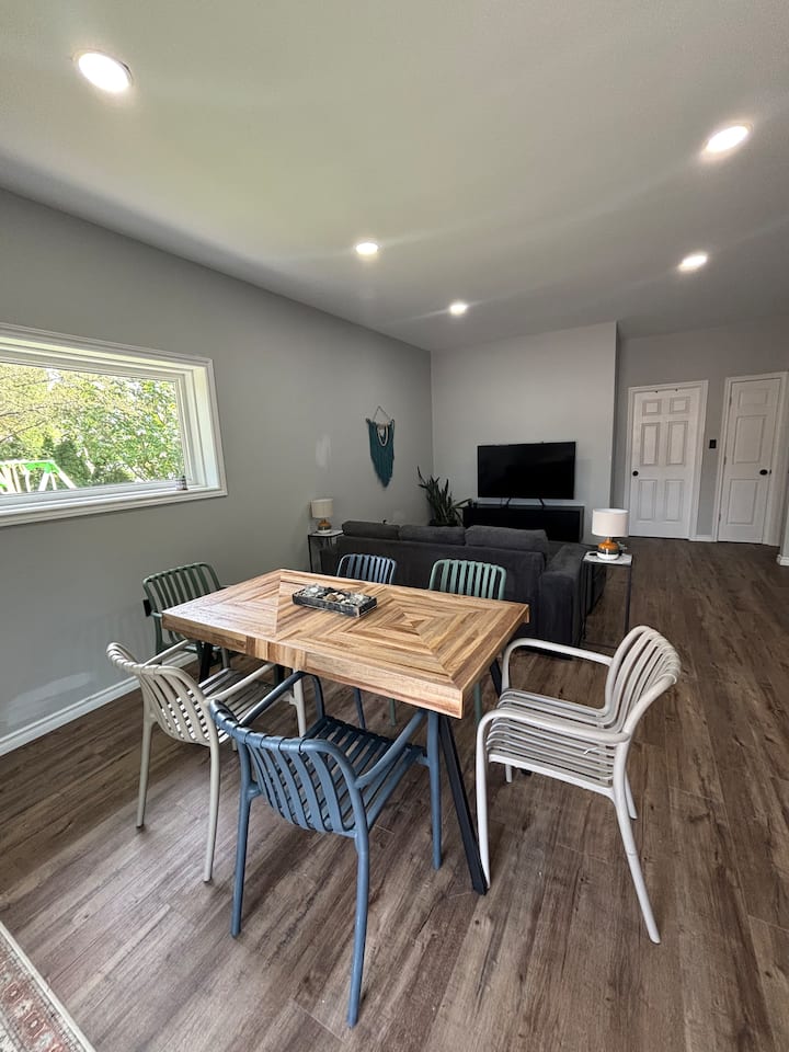 The Bougie Garage Guest House - Greater Sudbury