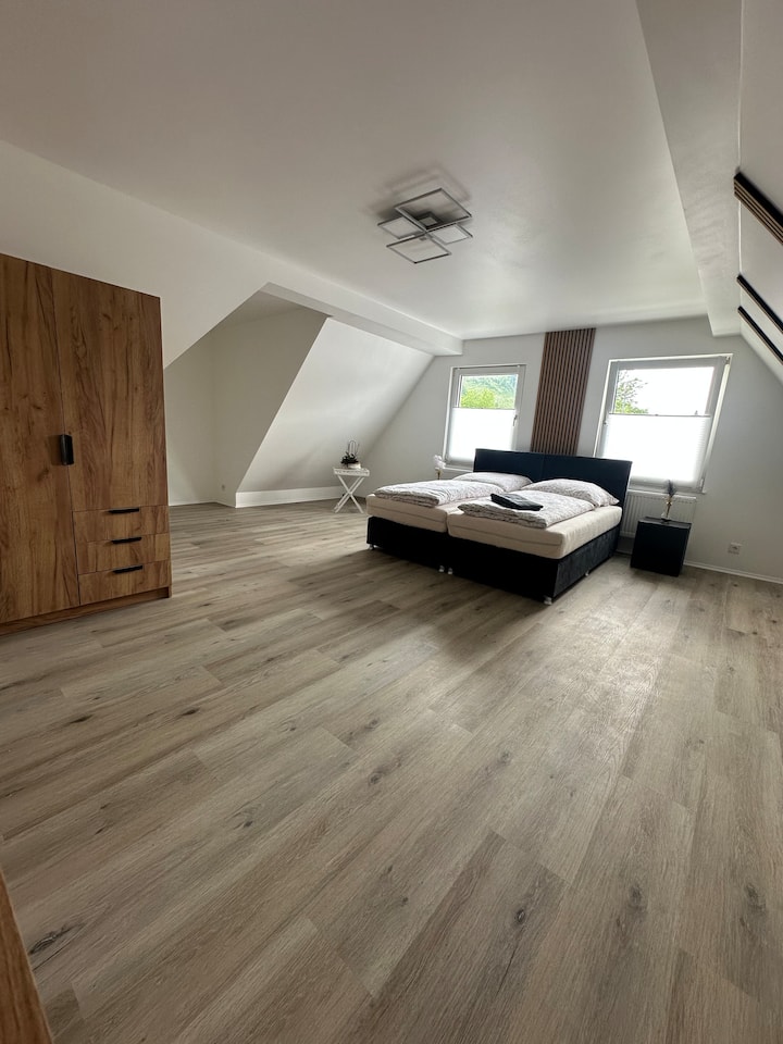 Toll Eingerichtetes Zimmer - Wiehl