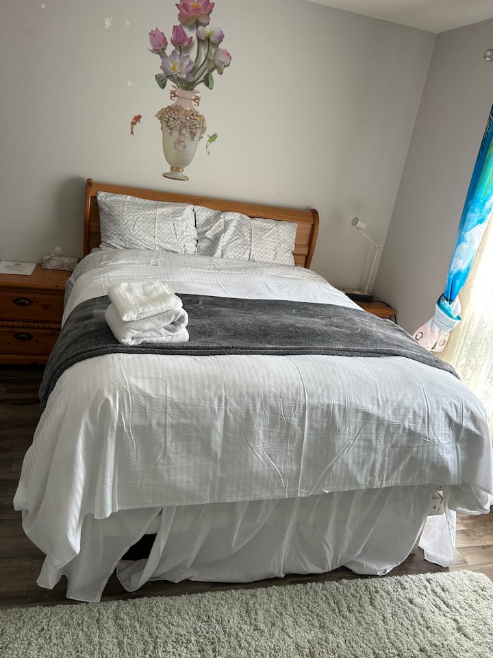 Cozy Room O With Tv - Waterloo