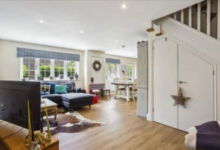 Cosy Country Cottage In Beautiful Wiltshire - Marlborough