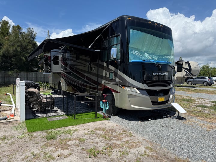 Tiffin Bunkhouse Motorhome - Melbourne, FL