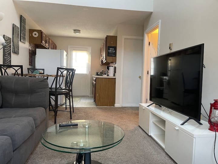 Tastefully Designed Loft-new Haven-low Fees!!! - New Haven, CT