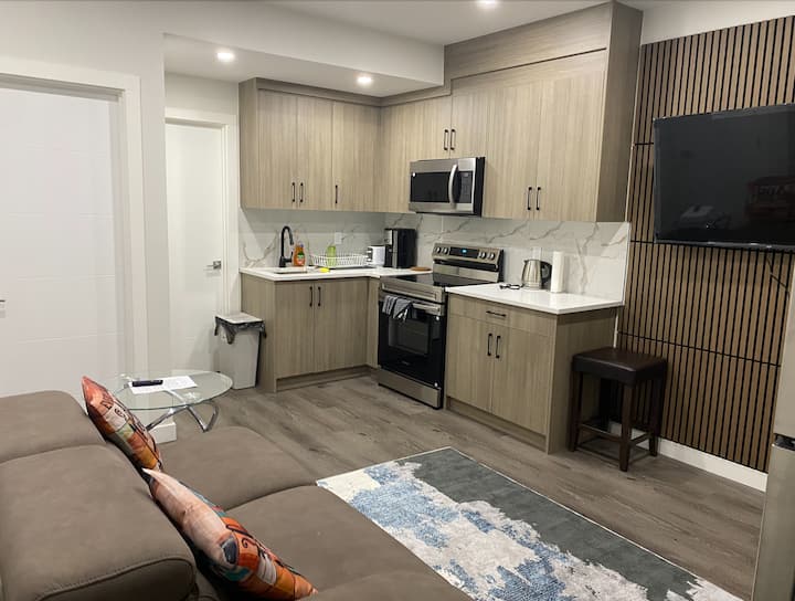 Beautiful, Clean, And Cozy Suite - Airdrie