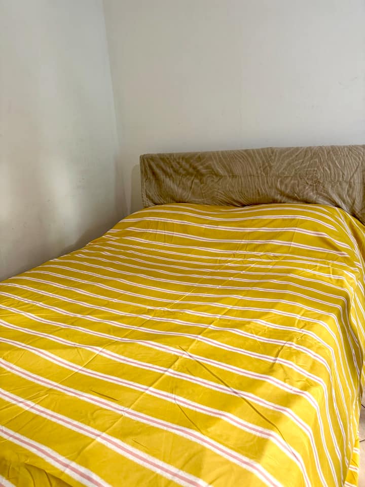 Chambre Lit Double Confortable - 에제