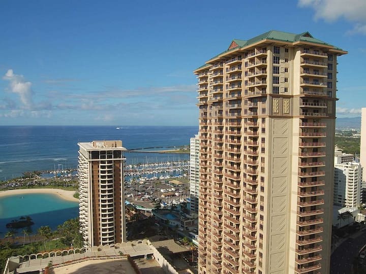 Grand Waikikian Partial Ocean View, 2 Bedroom Unit - Honolulu