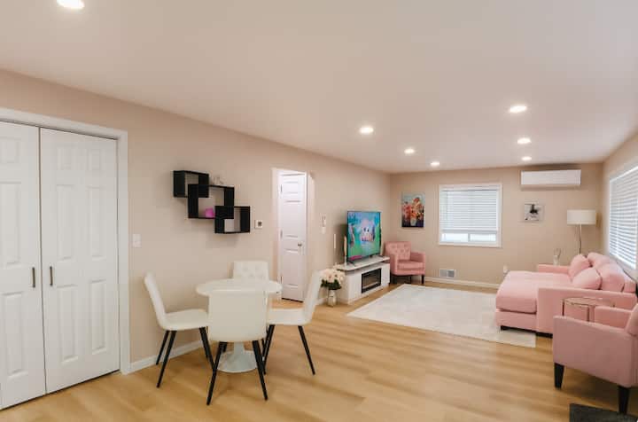 Pretty In Pink In Bismarck | 2 King Br 2 Ba - Bismarck, ND