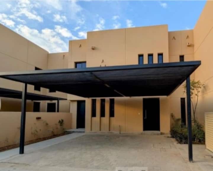 Villa Close To Airport & Attractions - Riad