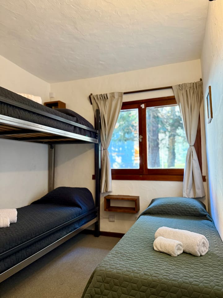 Cama 2 En Habitación Triple. - Bariloche