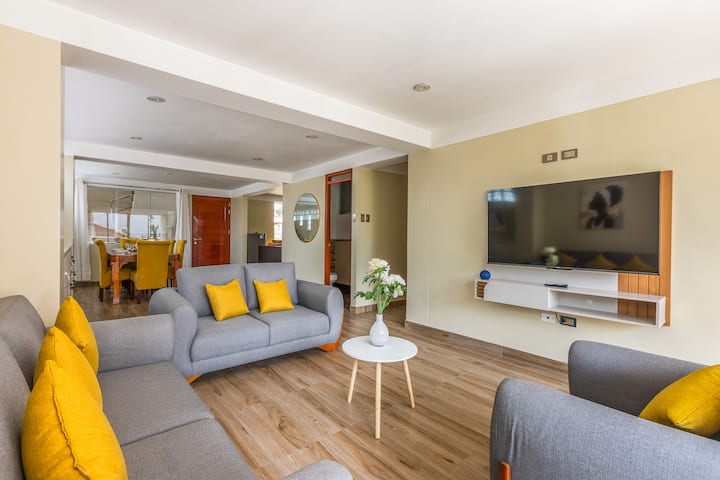 Moderno Con Balcón | Cama King | 2.5 Baños - Cusco