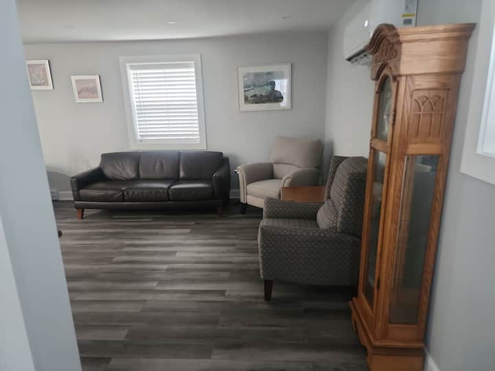 Sparkles 3 Bedroom Guest House - Glace Bay