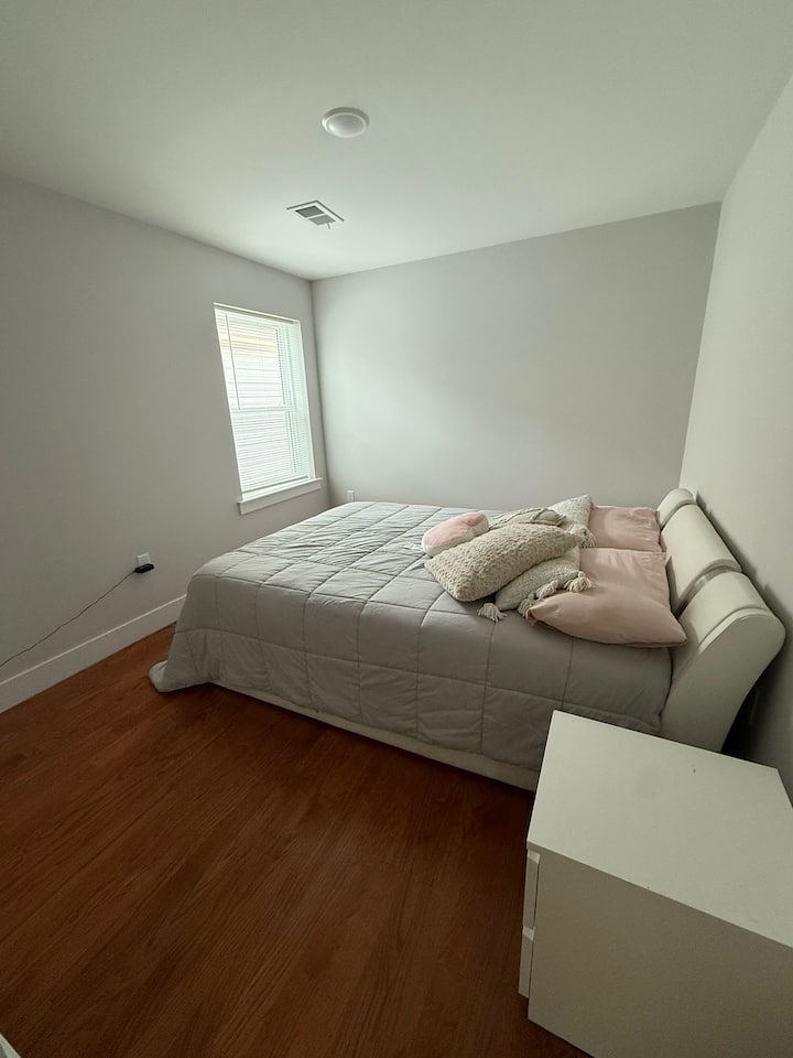 Nice And Family Place - Staten Island, NY